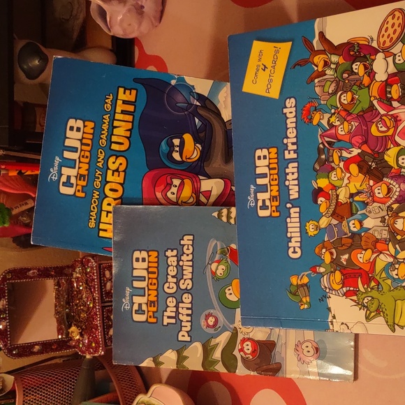 Disney | Other | Disney Club Penguin Book Chillin With Friends The ...